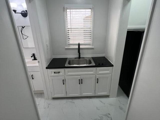 Blake Manor 1 Bedroom Apartment for Rent at 851 S Kenmore Ave, Los Angeles, CA 90005 Wilshire Center Koreatown