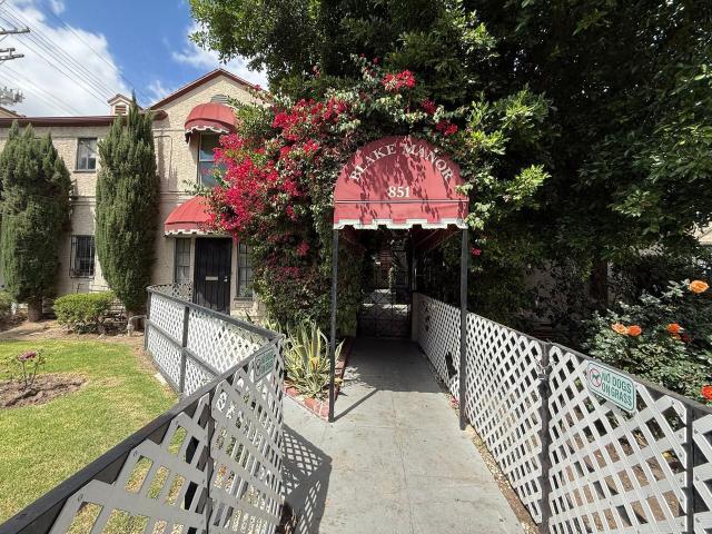 Blake Manor Studio Apartment for Rent at 851 S Kenmore Ave, Los Angeles, CA 90005 Wilshire Center Koreatown