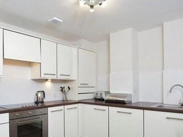 Blake Road, Surrey, 1 Bedroom Flat