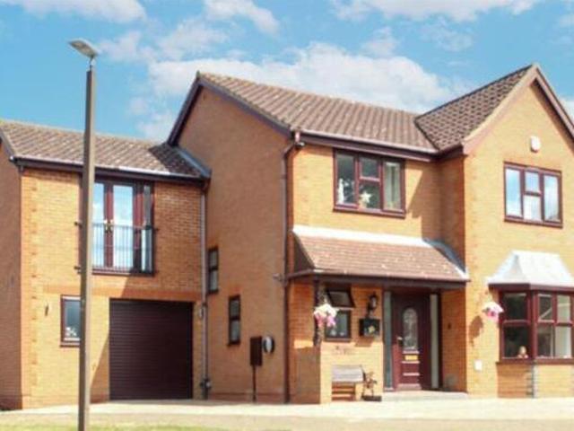 Blakeney Court, Tattenhoe, 5 Bedroom Detached