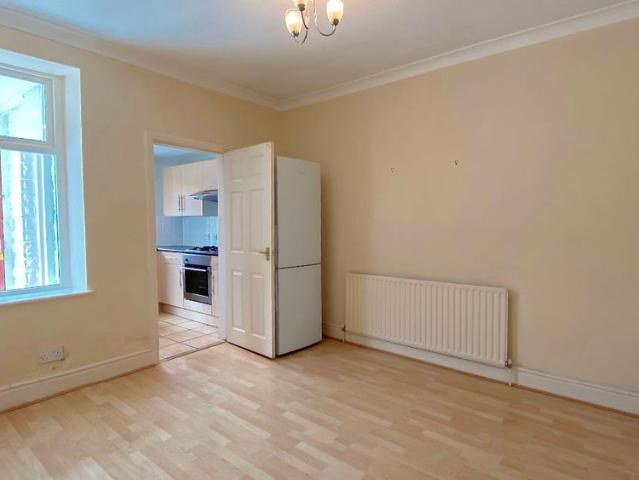 Blakeney Rd, Crookes, Sheffield, S10 1FE