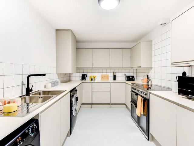 Blakeney Road, Bristol BS7 7 bed house to rent £5,612 pcm £1,295 pw