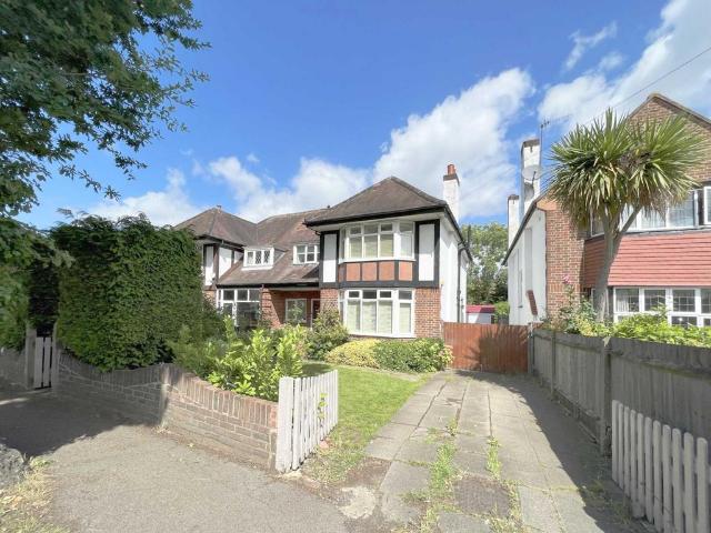 Blakes Lane, New Malden 3 bed semi detached house to rent £2,800 pcm £646 pw