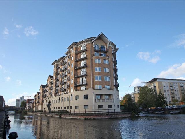 Blakes Quay, Gas Works Road, Reading, Berkshire RG1, 3 bed flat to rent, £2,500 pcm | PrimeLocation