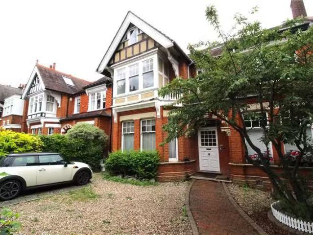 Blakesley Avenue, London, W5 2DN