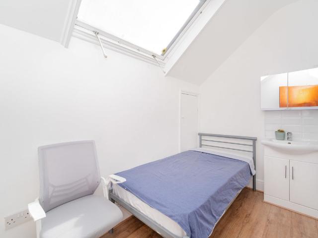Blakesley Avenue, London W5, Property to rent, £750 pcm | PrimeLocation