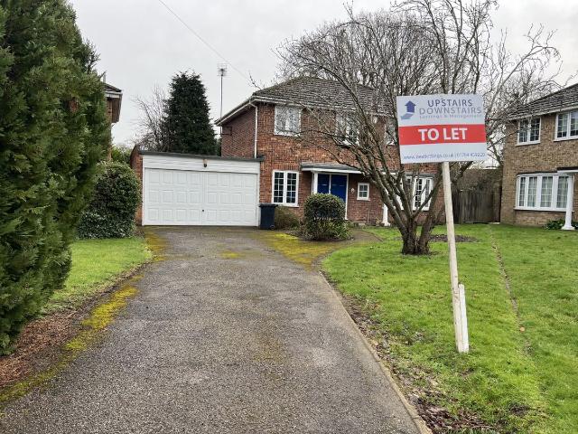 Blakewood Close, Hanworth, Middlesex TW13, 4 bed detached house to rent, £2,800 pcm | PrimeLocation