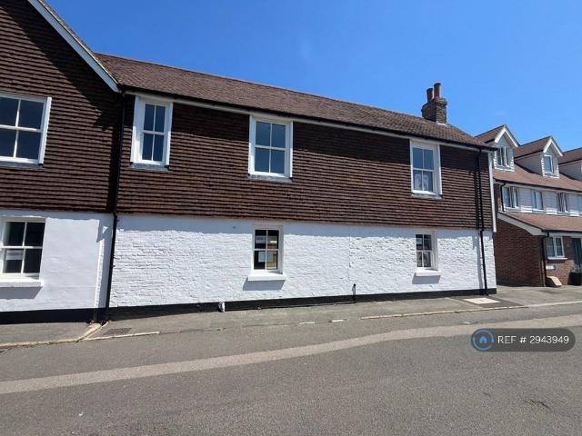 Bleak Road, Lydd, TN29 3 bed terraced house to rent £1,695 pcm £391 pw