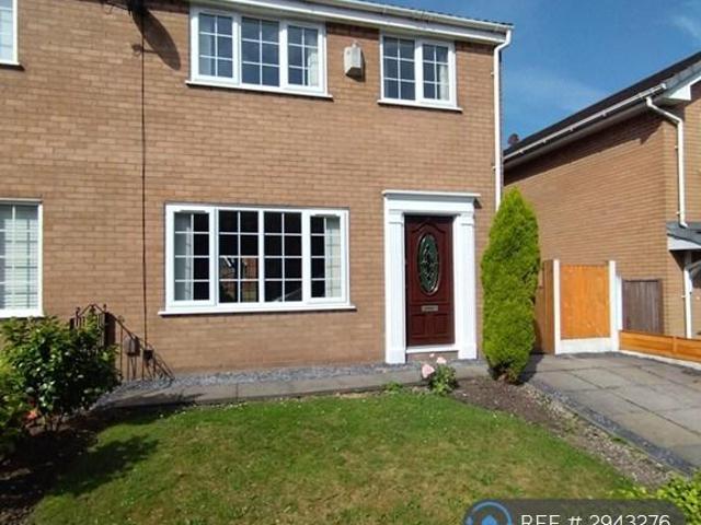 Bleakledge Grove, Wigan, WN2 3 bed semi detached house to rent £1,025 pcm £237 pw
