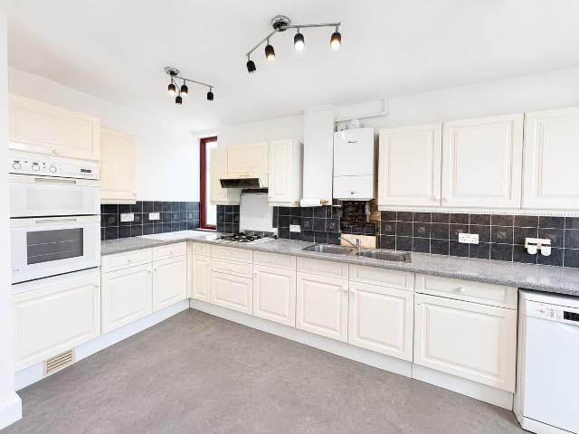 Blendon Road, Bexley DA5, 3 bed bungalow to rent, £2,275 pcm | PrimeLocation