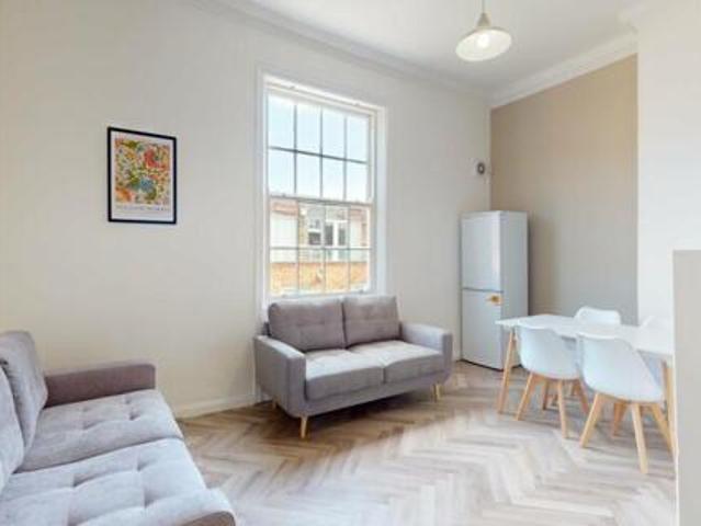 Blenheim Terrace, Woodhouse, 5 Bedroom Flat