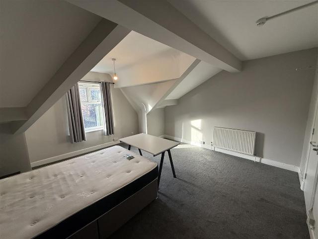 Blenheim Crescent, Leeds LS2, 4 bed shared accommodation to rent, £1,959 pcm | PrimeLocation