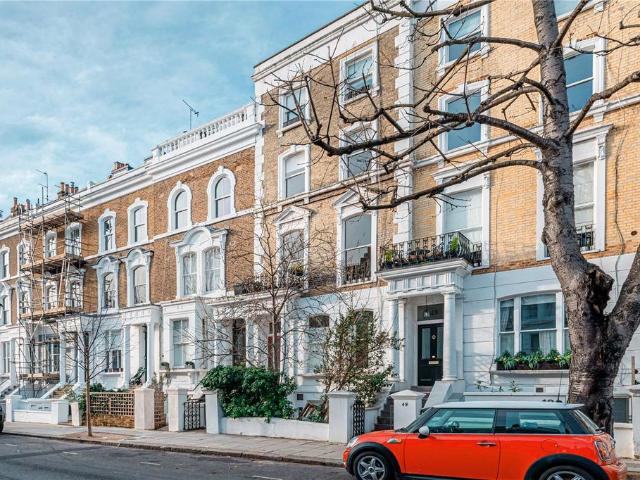 Blenheim Crescent, London, W11 1 bed apartment to rent £2,578 pcm £595 pw