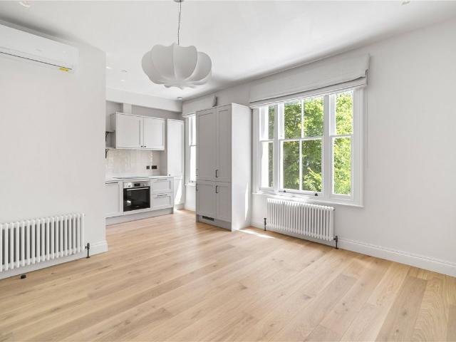 Blenheim Crescent, London W11, 1 bed flat to rent, £3,467 pcm | PrimeLocation