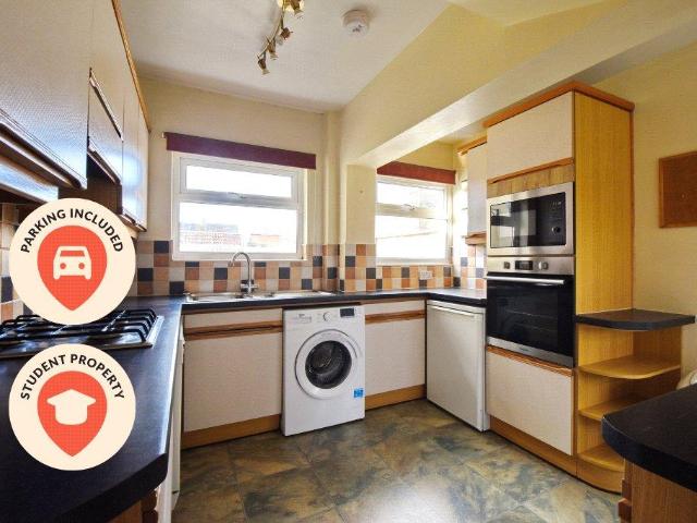 Blenheim Drive, Filton, Bristol. 4 bed semi detached house to rent £2,100 pcm £485 pw