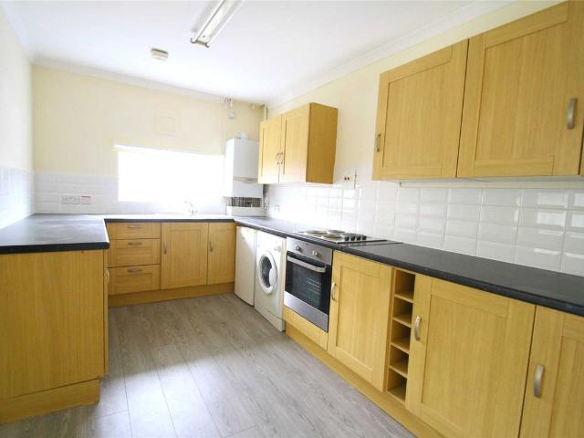 Blenheim Gardens, Brixton SW2, 2 bed flat to rent, £2,100 pcm | PrimeLocation