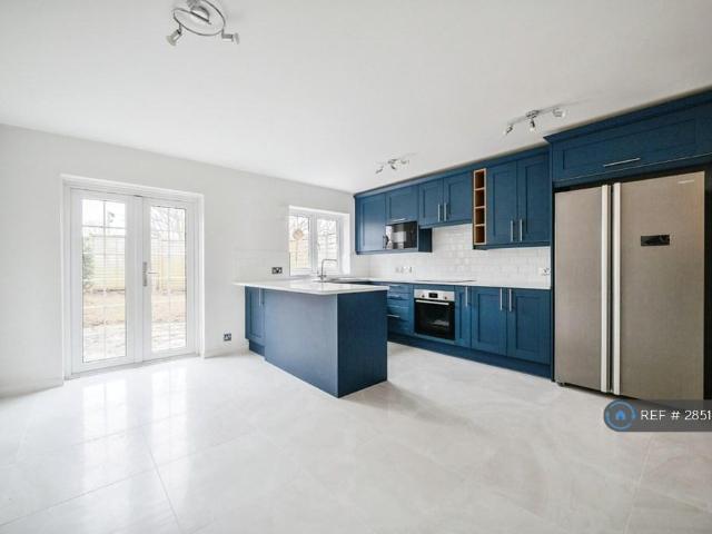 Blenheim Gardens, Kingston, KT2 4 bed terraced house to rent £3,700 pcm £854 pw