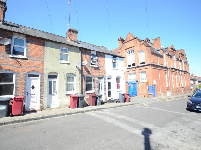 Blenheim Gardens, Reading RG1, 2 bed terraced house to rent, £1,350 pcm | PrimeLocation