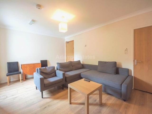 Blenheim Gardens, Reading RG1, 5 bed end terrace house to rent, £3,250 pcm | PrimeLocation