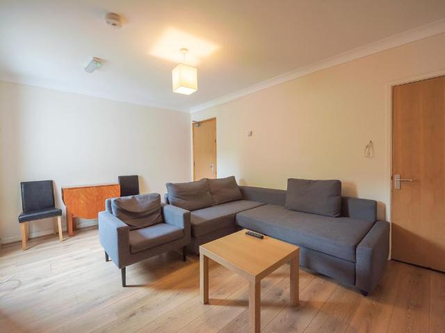 Blenheim Gardens, Reading RG1, 5 bed terraced house to rent, £3,250 pcm | PrimeLocation