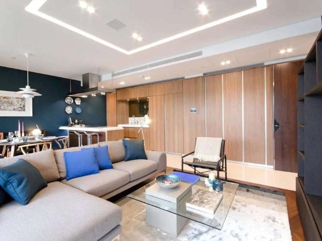 Blenheim House has views from each apartment overlooking Potters Fields park, the river and City of London skyline