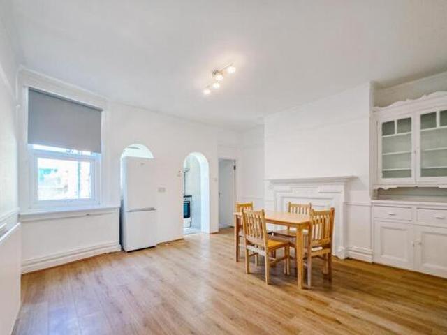 Blenheim Mansions, Brixton Hill, 3 Bedroom Flat