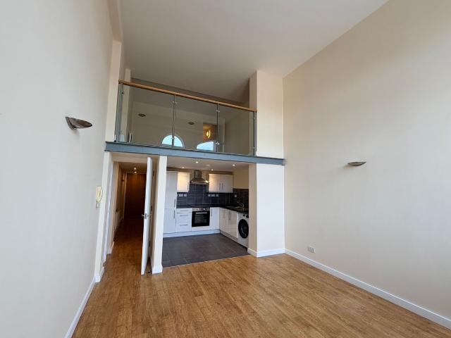Blenheim Road, Allerton, Liverpool L18, 2 bed flat to rent, £1,100 pcm | PrimeLocation