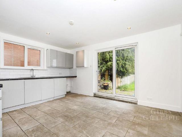 Blenheim Road, Harrow, HA2 4 bed semi detached house to rent £2,700 pcm £623 pw