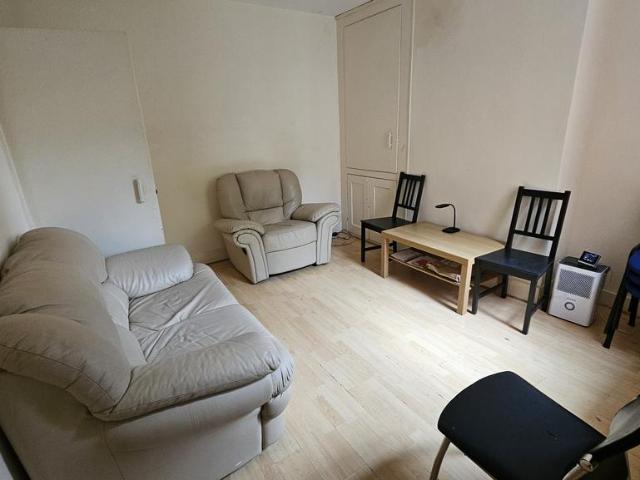 Blenheim Road, Reading RG1 4 bed terraced house to rent £2,400 pcm £554 pw