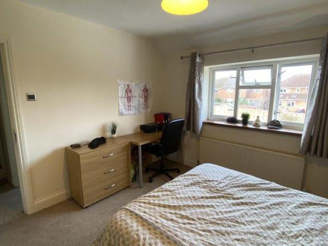 Blenheim Road 6 bed flat to rent £3,060 pcm £706 pw
