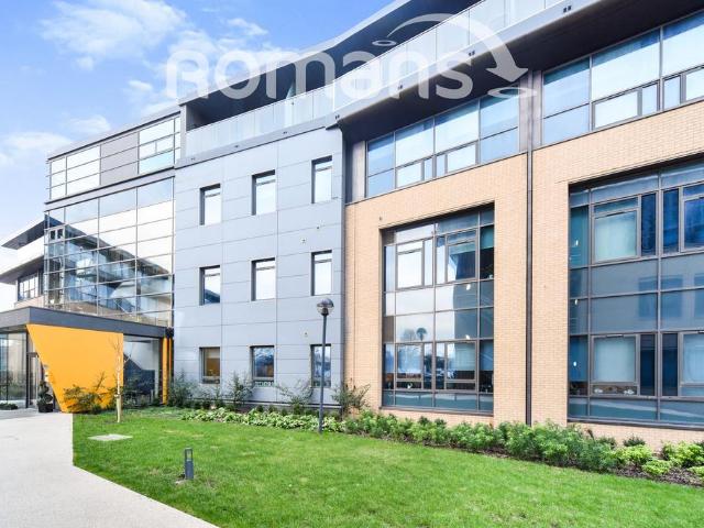 Blu Bracknell, Wokingham Road. 2 bed flat to rent £1,575 pcm £363 pw