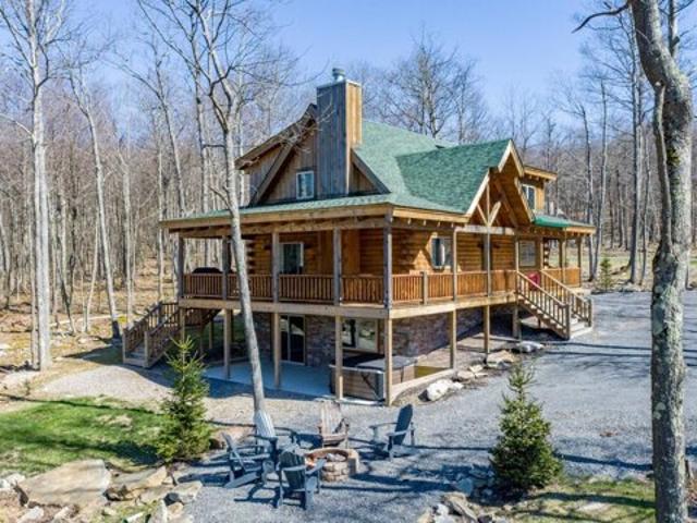 Blue Mountain Vw, Mchenry, Home For Sale