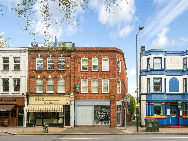 Blue Anchor Alley, 88 Kew Road, TW9