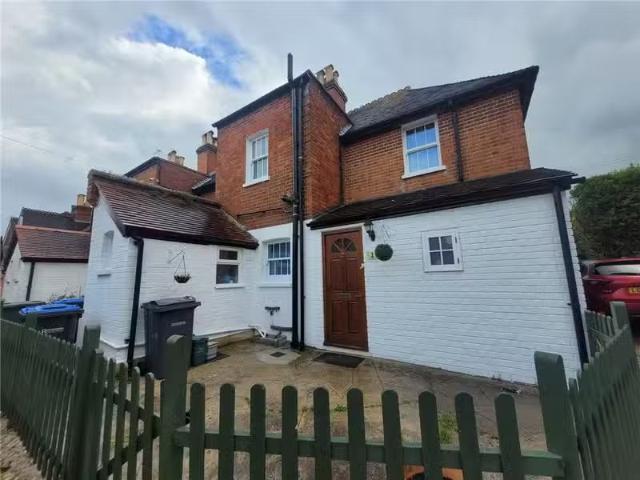 Blue Ball Lane, Egham, Surrey, TW20 9EQ