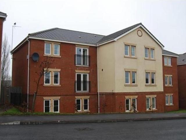 Blue Cedar Drive, Sutton Coldfield B74, 2 bed flat to rent, £1,125 pcm | PrimeLocation