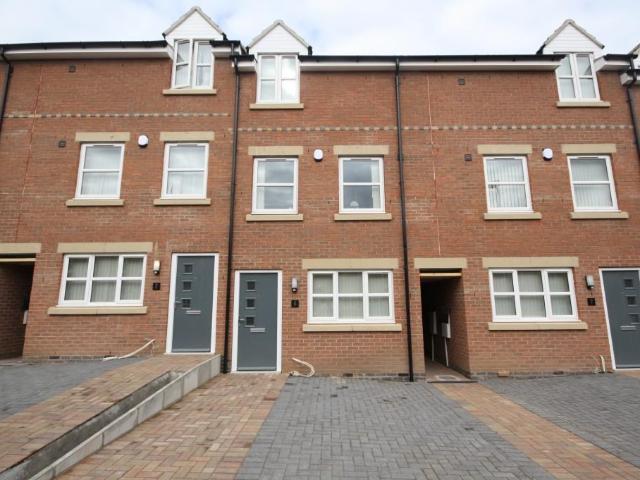 Blue Fox Close, West End, Leicester LE3 4 bed townhouse to rent £2,080 pcm £480 pw