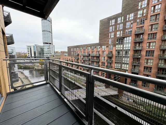 Blue, Granary Wharf LS1, 2 bed flat to rent, £1,250 pcm | PrimeLocation