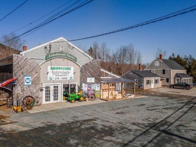 Blue Hill ME 04614 104810198