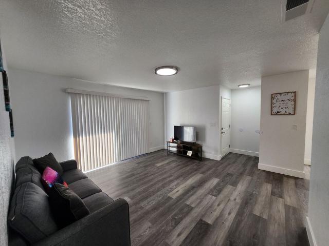 Blue Ridge Heights 1 Bedroom Apartment for Rent at 3286 Blue Ridge Cir, Stockton, CA 95219 Lincoln Village West