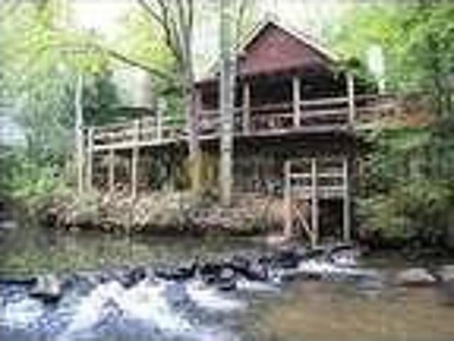 Blue Ridge Waterfront 2 Bedrooms Cabin