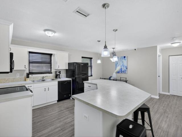 Blue Skies, Sunshine & Easy Living at this Central