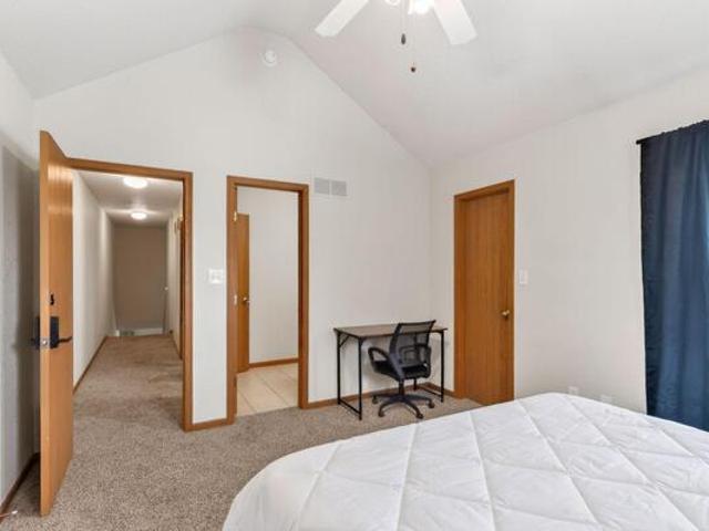 Blue Springs 5BR Duplex | 3 Private Baths | Quiet Cul de Sac Living