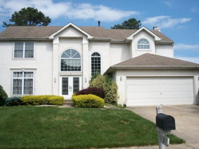 Blue Spruce Dr