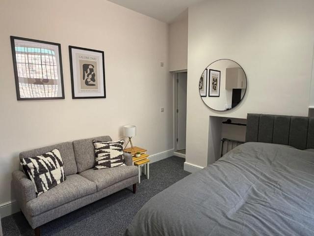 Bluecoat Close, City Centre Studio to rent £1,000 pcm £231 pw