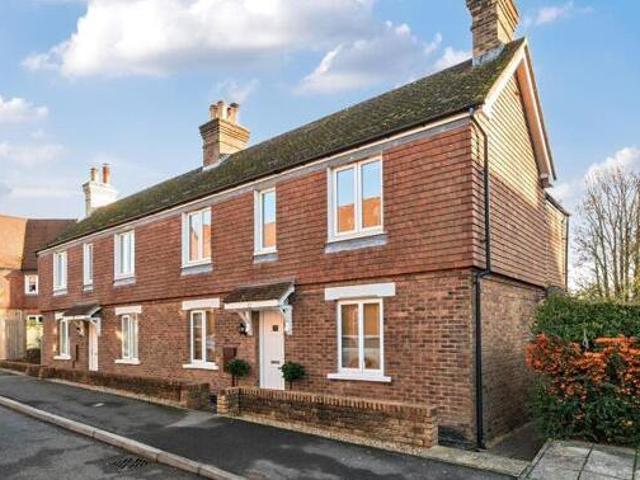 Bluecoat Pond, Christs Hospital, 2 Bedroom Semi detached