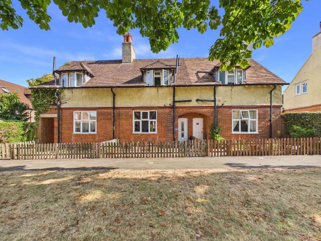Bluecoat Pond, Horsham RH13, 3 bed terraced house to rent, £1,750 pcm | PrimeLocation