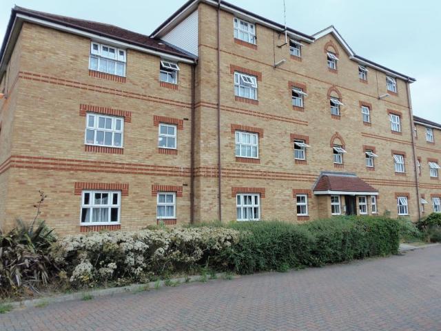 Bluebell Way, Ilford, Essex IG1, 2 bed flat to rent, £1,700 pcm | PrimeLocation