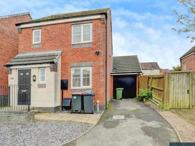 Bluebell Close, Hartshill, 3 Bedroom Link