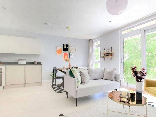 Bluebell House, Wych Elm, Harlow CM20, 2 bed flat to rent, £1,600 pcm | PrimeLocation