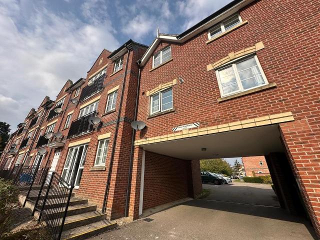 Bluebell Rise, NORTHAMPTON, NN4 2 bed flat to rent £1,000 pcm £231 pw